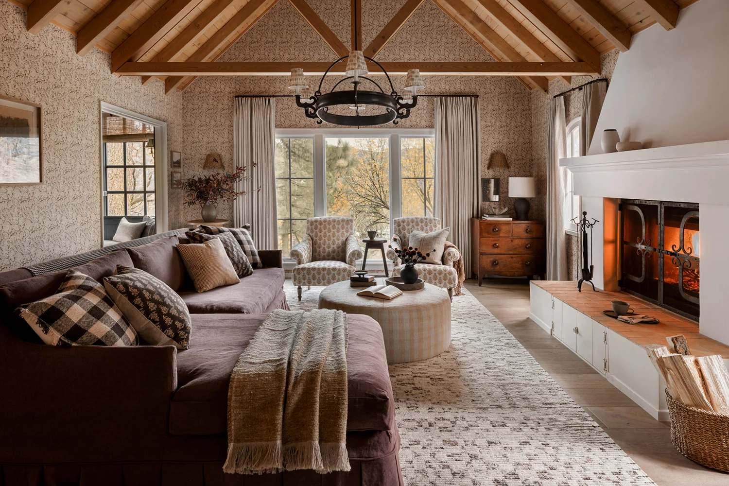 Farmhouse Living Room Ideas: Create a Cozy & Timeless Space